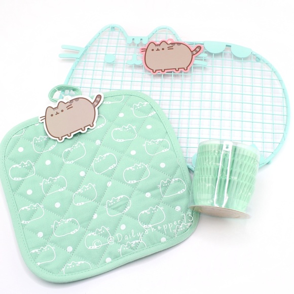 Pusheen | Kitchen | Pusheen Baking Set Of 3 | Poshmark